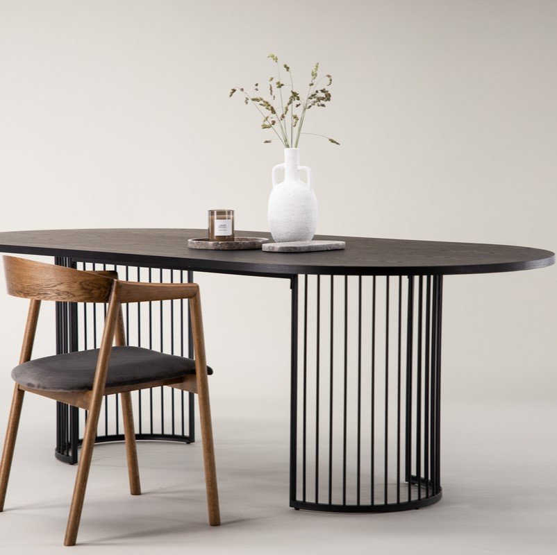 Iron - Spisebord i sort egefiner og stel i metal - Moderne designs ...
